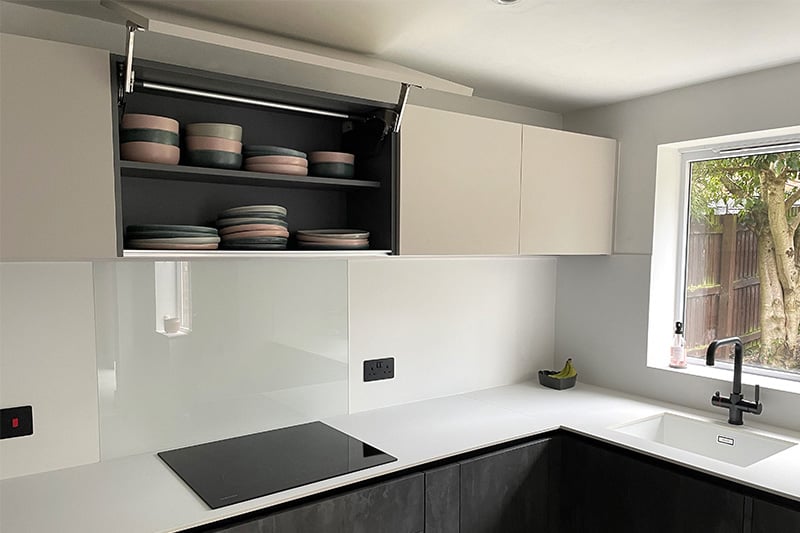 How to choose the right material for your kitchen splashback